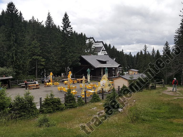 Traseu spre Pietrele Doamnei și Varful Rarau, de la Hotel Rarau. Muntii ...