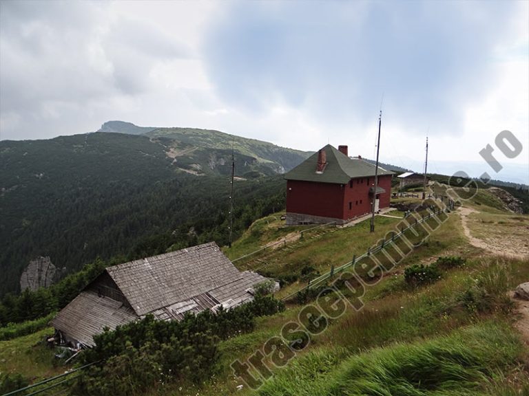 Traseu spre Cabana Dochia si Cascada Duruitoarea, din statiunea Durau ...
