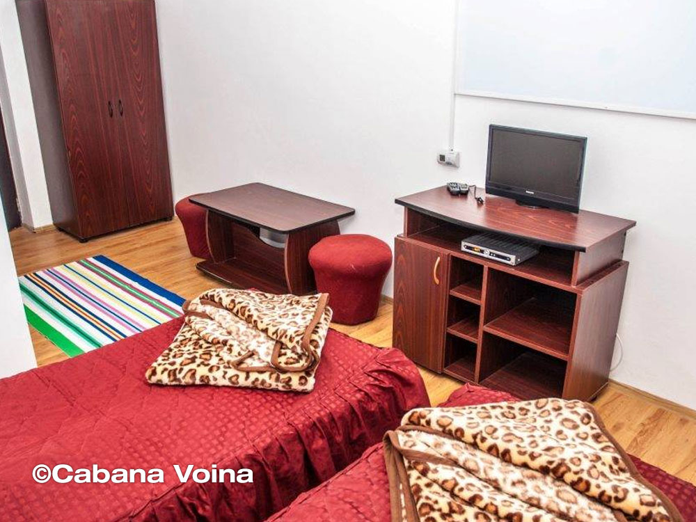 Cazare și prețuri la Cabana Voina din Munții Iezer Păpușa ...